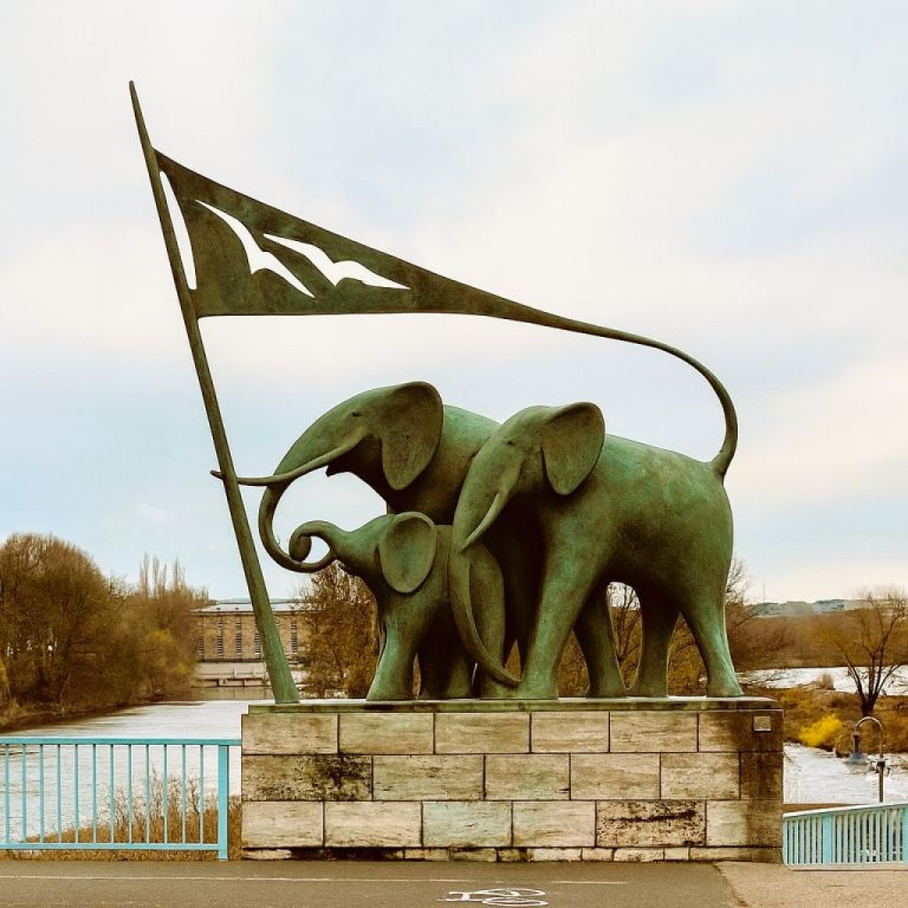 09.03.2026 | 00:00 h - OPEN CALL - "ELEFANT IM PORZELLANLADEN ...